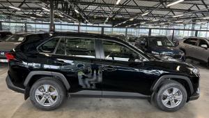 Melns Toyota RAV4 2024 Rīga, ar dzinēja tilpumu 2.50 L un nobraukumu 61 tūkst. km par 30900 €, foto 5 vietnē AUTOMOTO.COM.LV