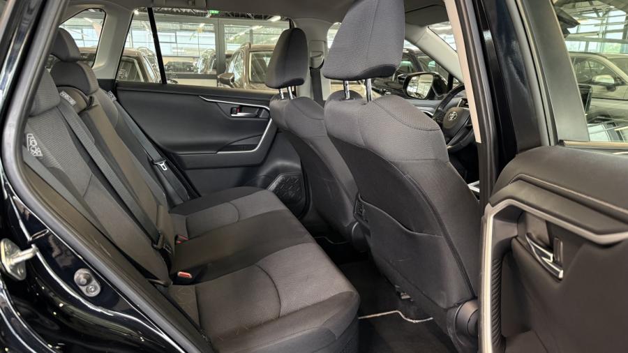 Melns Toyota RAV4 2024 Rīga, ar dzinēja tilpumu 2.50 L un nobraukumu 61 tūkst. km par 30900 €, foto 14 vietnē AUTOMOTO.COM.LV