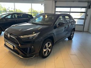 Black Toyota RAV4 2024 in Siauliai, with an engine capacity of 2.49 L and mileage of 50 thousand km for 38600 €, photo 4 on AUTOMOTO.COM.LV