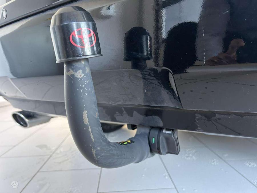 Black Toyota RAV4 2024 in Siauliai, with an engine capacity of 2.49 L and mileage of 50 thousand km for 38600 €, photo 8 on AUTOMOTO.COM.LV