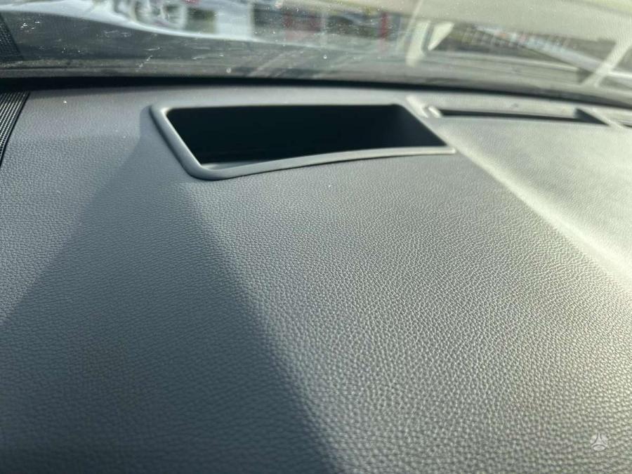 Black Toyota RAV4 2024 in Siauliai, with an engine capacity of 2.49 L and mileage of 50 thousand km for 38600 €, photo 20 on AUTOMOTO.COM.LV