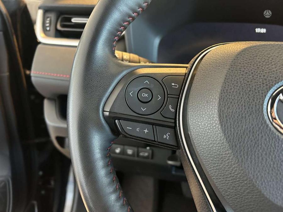 Black Toyota RAV4 2024 in Siauliai, with an engine capacity of 2.49 L and mileage of 50 thousand km for 38600 €, photo 24 on AUTOMOTO.COM.LV