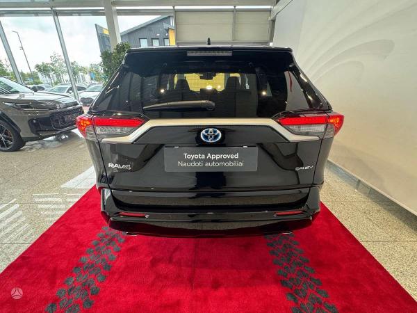 Melns Toyota RAV4 2025 Šauļi, ar dzinēja tilpumu 2.49 L un nobraukumu 8 tūkst. km par 43900 €, foto 6 vietnē AUTOMOTO.COM.LV