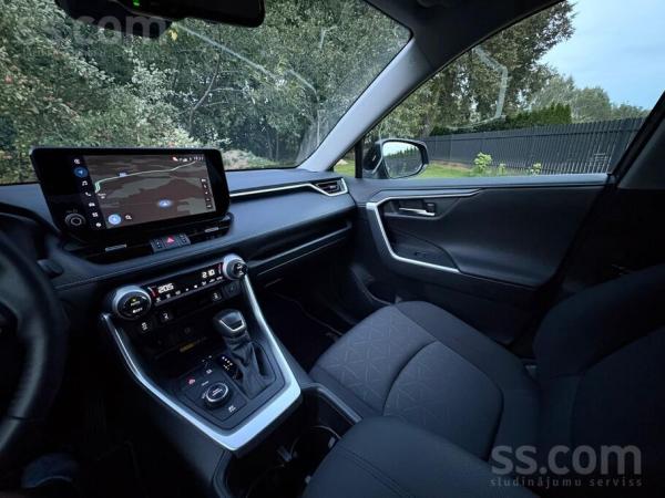 Тойота РАВ 4 2025 в Огре на AUTOMOTO.COM.LV Черный Тойота РАВ 4 2025 в Огре, объемом двигателя 2.50 л и пробегом 29 тыс. км за 38500 €, фото 5 на AUTOMOTO.COM.LV
