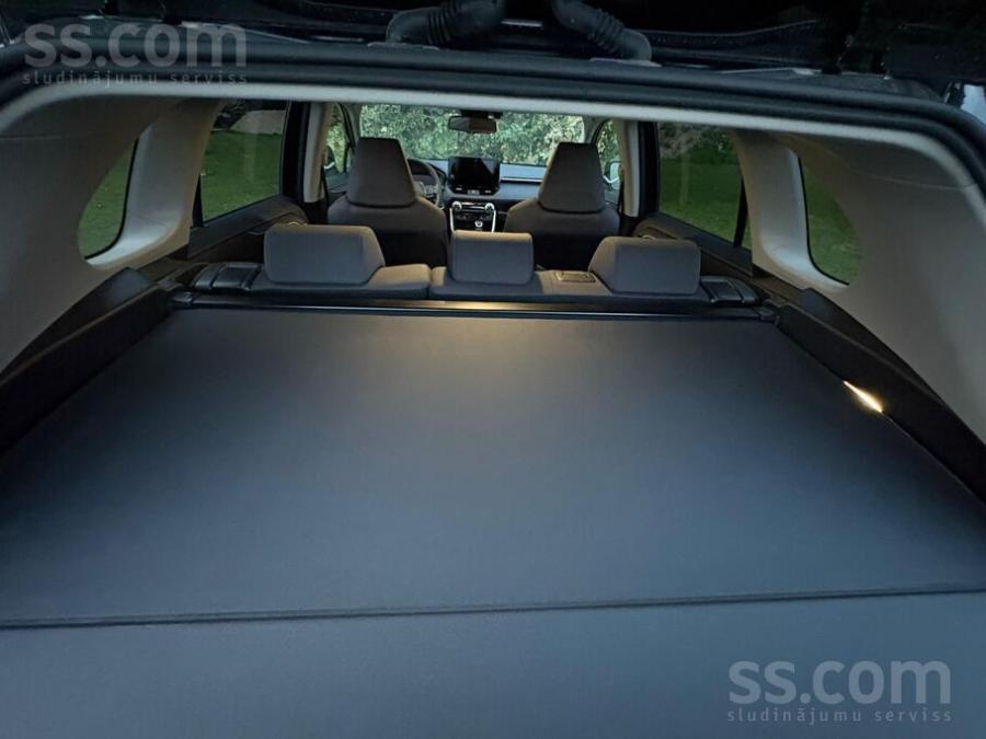 Melns Toyota RAV4 2025 Ogre, ar dzinēja tilpumu 2.50 L un nobraukumu 29 tūkst. km par 38500 €, foto 9 vietnē AUTOMOTO.COM.LV