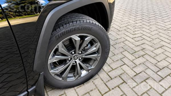 Melns Toyota RAV4 2025 Jelgava, ar dzinēja tilpumu 2.50 L un nobraukumu 27 tūkst. km par 36500 €, foto 5 vietnē AUTOMOTO.COM.LV