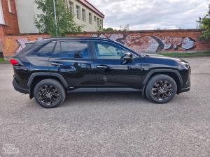 Melns Toyota RAV4 2025 Šauļi, ar dzinēja tilpumu 2.50 L un nobraukumu 20 tūkst. km par 35500 €, foto 8 vietnē AUTOMOTO.COM.LV