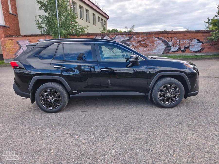 Melns Toyota RAV4 2025 Šauļi, ar dzinēja tilpumu 2.50 L un nobraukumu 20 tūkst. km par 35500 €, foto 8 vietnē AUTOMOTO.COM.LV