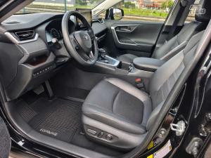 Melns Toyota RAV4 2025 Šauļi, ar dzinēja tilpumu 2.50 L un nobraukumu 20 tūkst. km par 35500 €, foto 13 vietnē AUTOMOTO.COM.LV