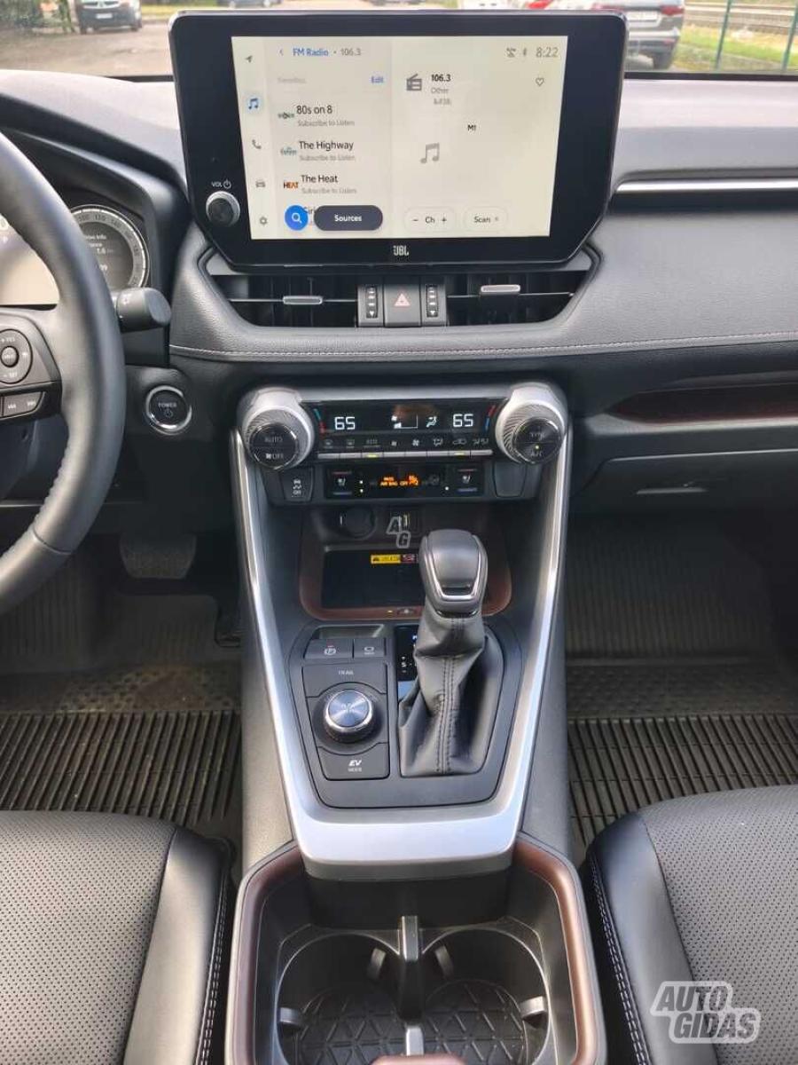 Melns Toyota RAV4 2025 Šauļi, ar dzinēja tilpumu 2.50 L un nobraukumu 20 tūkst. km par 35500 €, foto 21 vietnē AUTOMOTO.COM.LV
