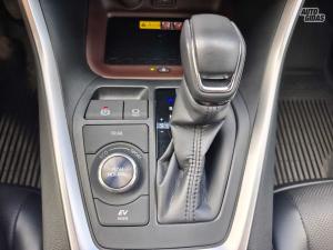 Melns Toyota RAV4 2025 Šauļi, ar dzinēja tilpumu 2.50 L un nobraukumu 20 tūkst. km par 35500 €, foto 23 vietnē AUTOMOTO.COM.LV