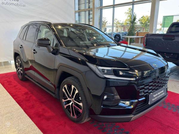 Black Toyota RAV4 2026 in Siauliai, with an engine capacity of 2.49 L and mileage of 6 thousand km for 51900 €, photo 3 on AUTOMOTO.COM.LV