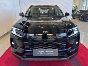 Black Toyota RAV4 2026 in Siauliai, with an engine capacity of 2.49 L and mileage of 6 thousand km for 51900 €, photo 4 on AUTOMOTO.COM.LV