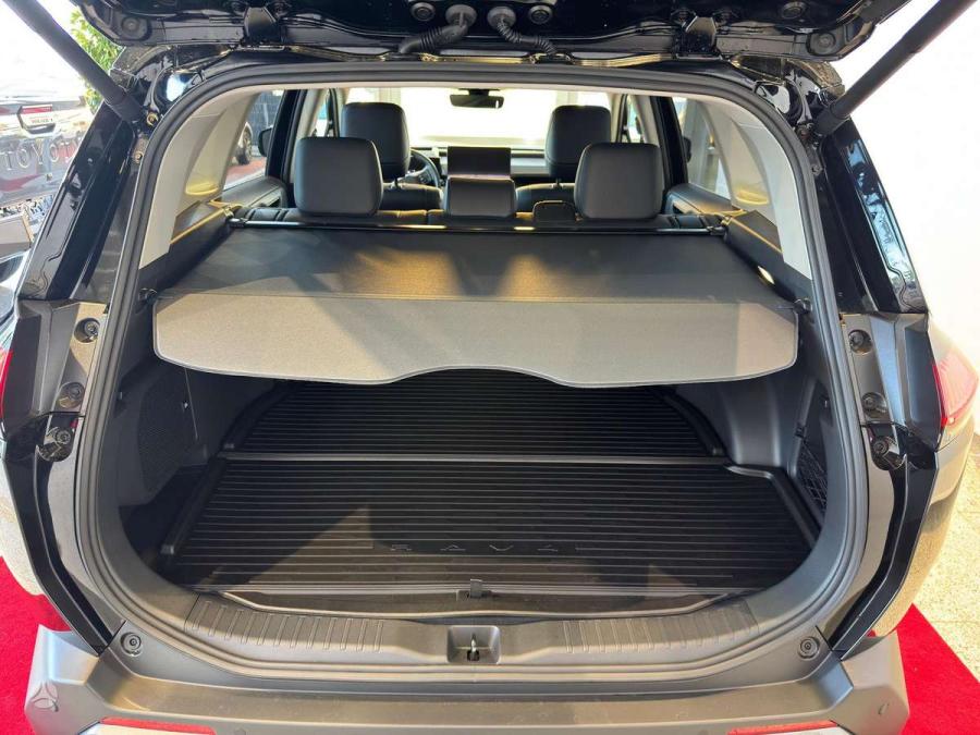 Black Toyota RAV4 2026 in Siauliai, with an engine capacity of 2.49 L and mileage of 6 thousand km for 51900 €, photo 9 on AUTOMOTO.COM.LV