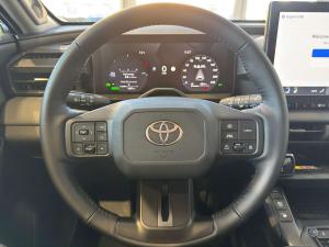 Black Toyota RAV4 2026 in Siauliai, with an engine capacity of 2.49 L and mileage of 6 thousand km for 51900 €, photo 17 on AUTOMOTO.COM.LV
