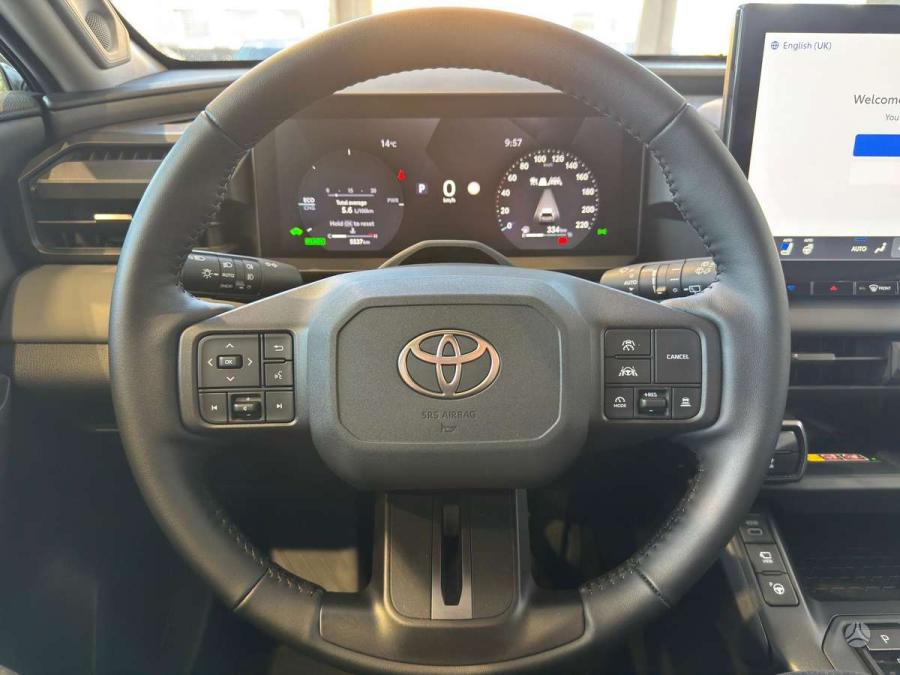Black Toyota RAV4 2026 in Siauliai, with an engine capacity of 2.49 L and mileage of 6 thousand km for 51900 €, photo 17 on AUTOMOTO.COM.LV