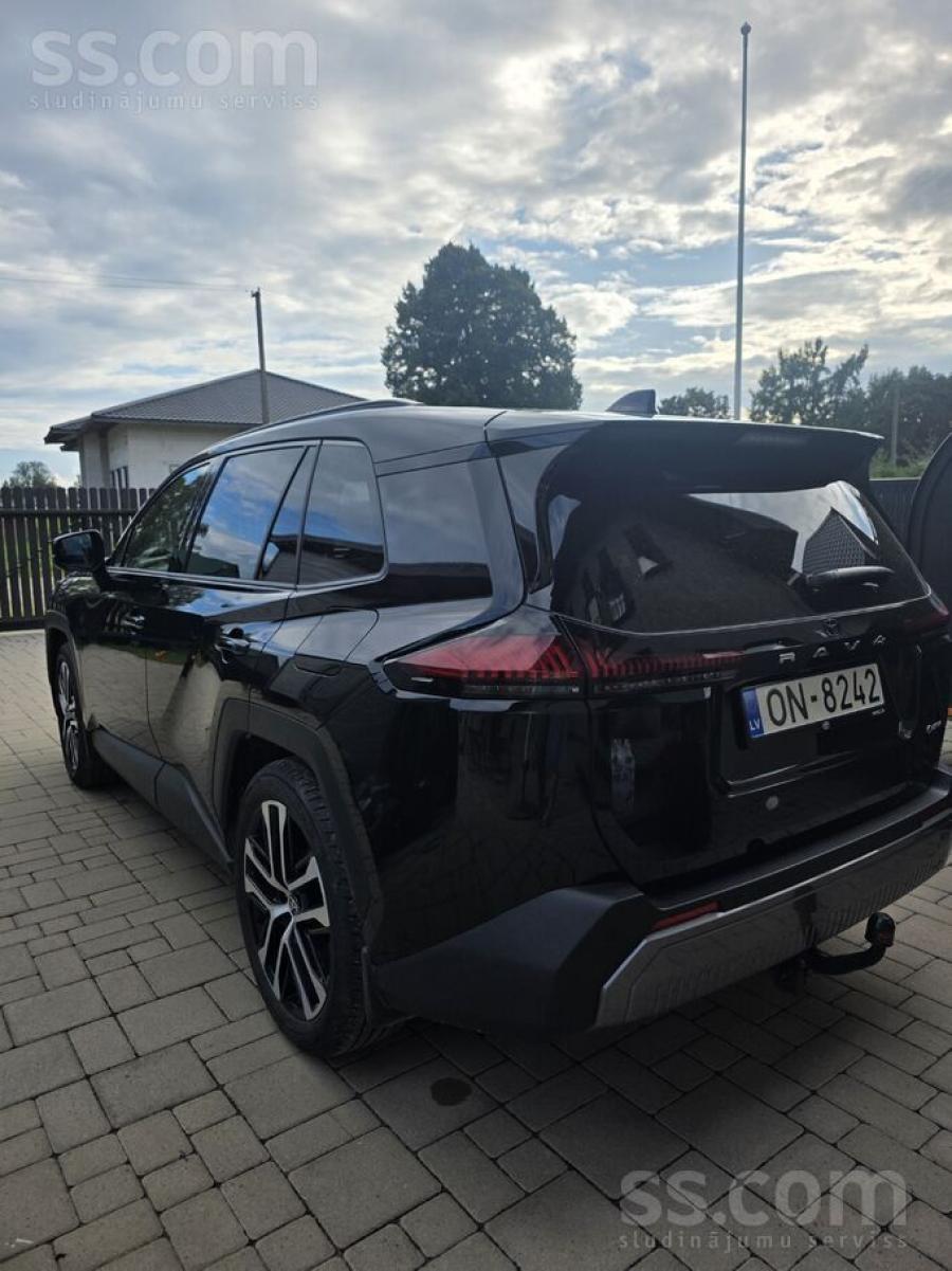 Melns Toyota RAV4 2026 Rīga, ar dzinēja tilpumu 2.50 L un nobraukumu 7 tūkst. km par 53990 €, foto 3 vietnē AUTOMOTO.COM.LV