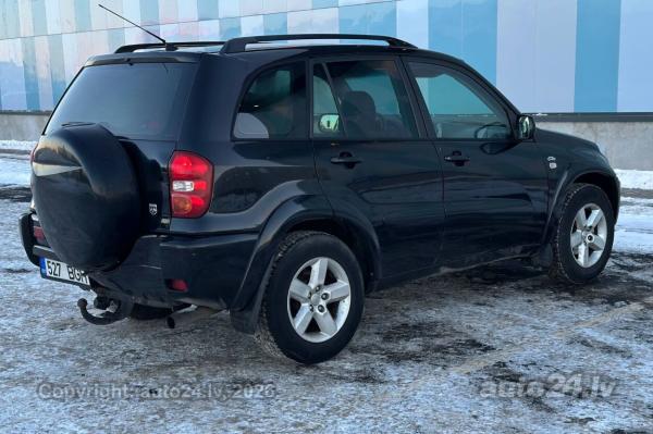 Melns Toyota RAV4 2004 Tallina, ar dzinēja tilpumu 2.00 L un nobraukumu 337 tūkst. km par 2499 €, foto 6 vietnē AUTOMOTO.COM.LV