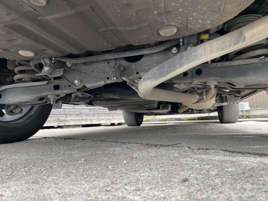 Melns Toyota RAV4 2018 Viļņa, ar dzinēja tilpumu 2.50 L un nobraukumu 186 tūkst. km par 16900 €, foto 15 vietnē AUTOMOTO.COM.LV