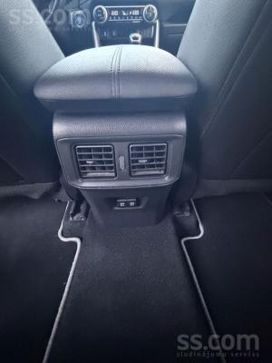 Black Toyota RAV4 2021 in Riga, with an engine capacity of 2.50 L and mileage of 105 thousand km for 33000 €, photo 16 on AUTOMOTO.COM.LV