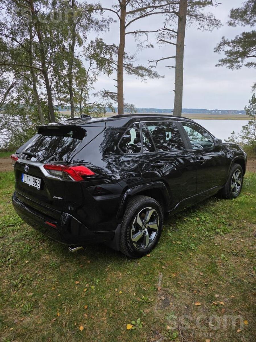 Melns Toyota RAV4 2025 Rīga, ar dzinēja tilpumu 2.50 L un nobraukumu 18 tūkst. km par 50000 €, foto 3 vietnē AUTOMOTO.COM.LV