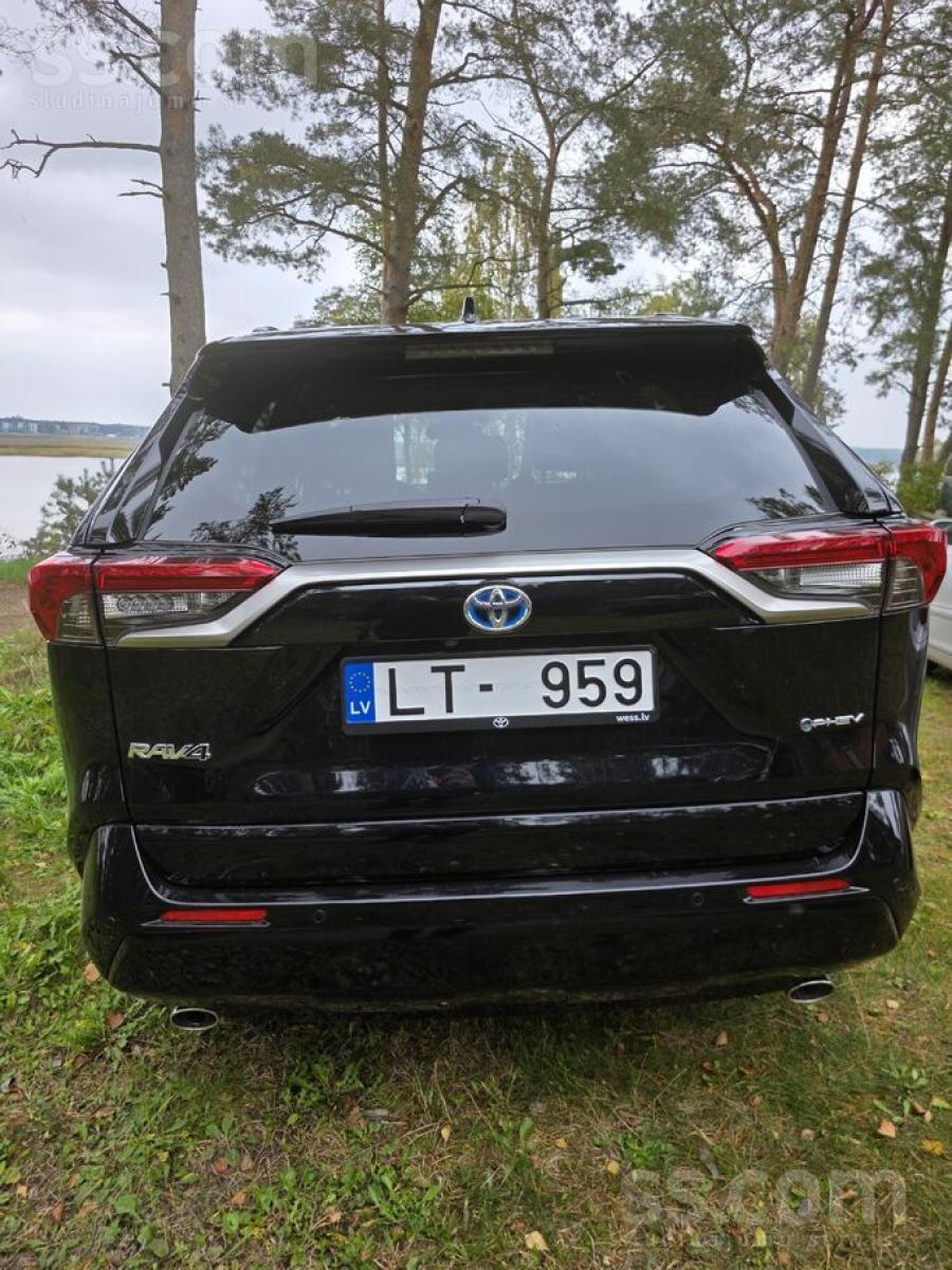 Melns Toyota RAV4 2025 Rīga, ar dzinēja tilpumu 2.50 L un nobraukumu 18 tūkst. km par 50000 €, foto 5 vietnē AUTOMOTO.COM.LV