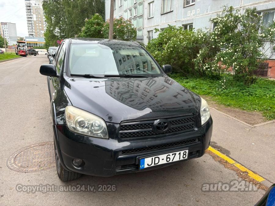 Melns Toyota RAV4 2006 Rīga, ar dzinēja tilpumu 2.20 L un nobraukumu 235 tūkst. km par 1500 €, foto 1 vietnē AUTOMOTO.COM.LV