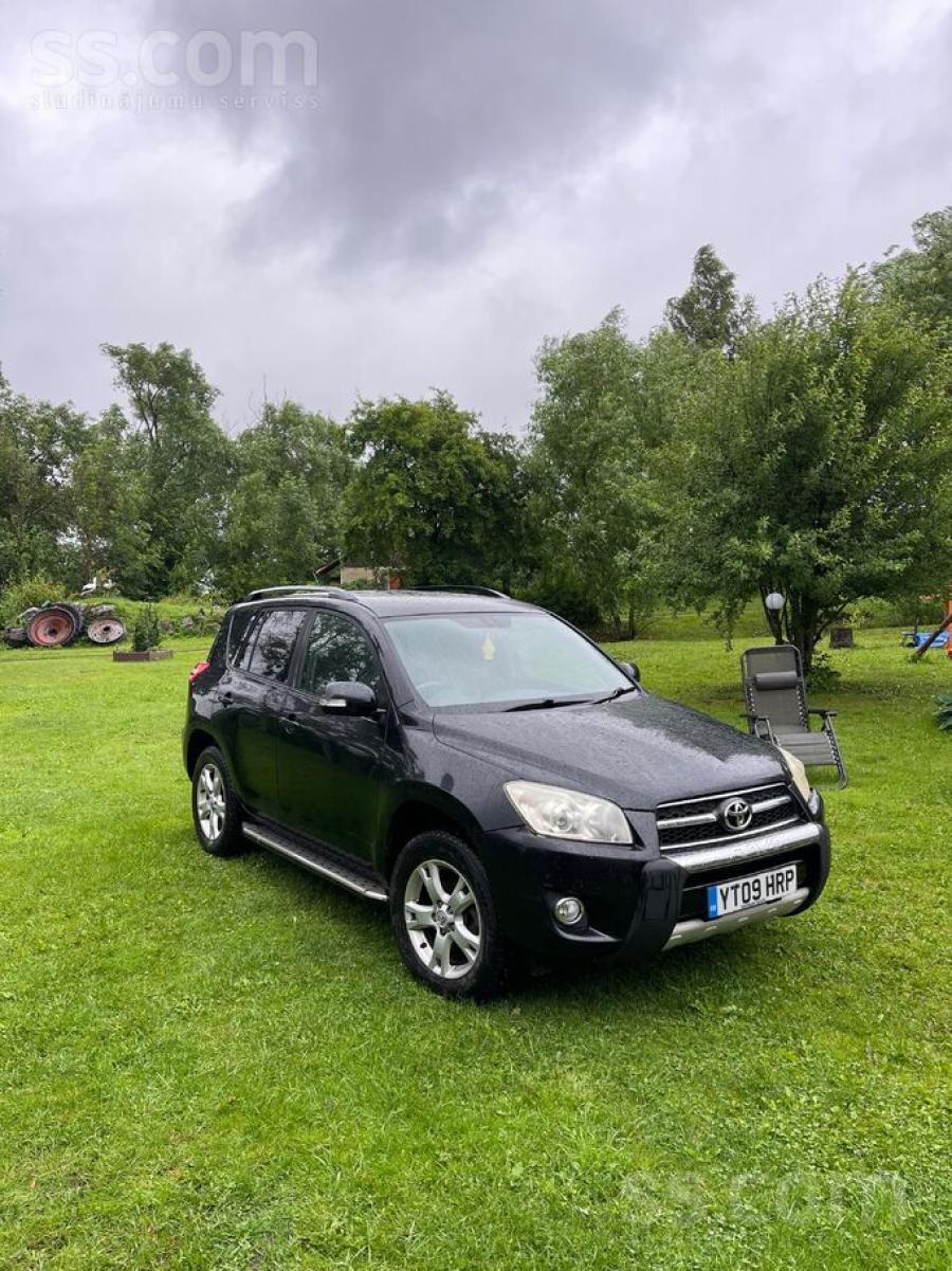 Melns Toyota RAV4 2009 Ventspils, ar dzinēja tilpumu 2.20 L un nobraukumu 0 tūkst. km par 1800 €, foto 1 vietnē AUTOMOTO.COM.LV