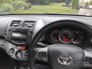 Melns Toyota RAV4 2009 Ventspils, ar dzinēja tilpumu 2.20 L un nobraukumu 0 tūkst. km par 1800 €, foto 4 vietnē AUTOMOTO.COM.LV