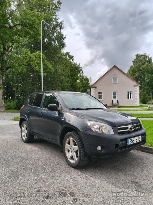 Black Toyota RAV4 2006 in Jogeva, with an engine capacity of 2.20 L and mileage of 288 thousand km for 2400 €, photo 1 on AUTOMOTO.COM.LV