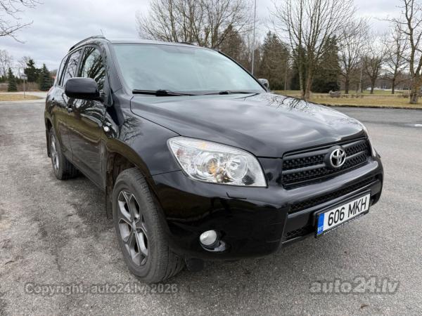 Black Toyota RAV4 2007 in Rakvere, with an engine capacity of 2.20 L and mileage of 220 thousand km for 5900 €, photo 3 on AUTOMOTO.COM.LV