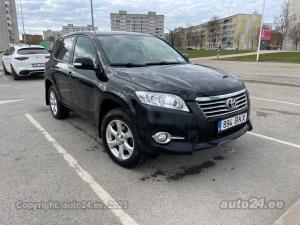 Melns Toyota RAV4 2010 Narva, ar dzinēja tilpumu 2.20 L un nobraukumu 300 tūkst. km par 7500 €, foto 18 vietnē AUTOMOTO.COM.LV