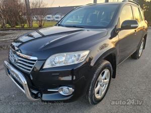 Black Toyota RAV4 2012 in Paide, with an engine capacity of 2.00 L and mileage of 199 thousand km for 7999 €, photo  on AUTOMOTO.COM.LV