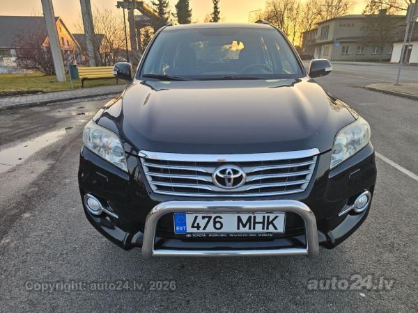 Melns Toyota RAV4 2012 Paide, ar dzinēja tilpumu 2.00 L un nobraukumu 199 tūkst. km par 7999 €, foto 2 vietnē AUTOMOTO.COM.LV