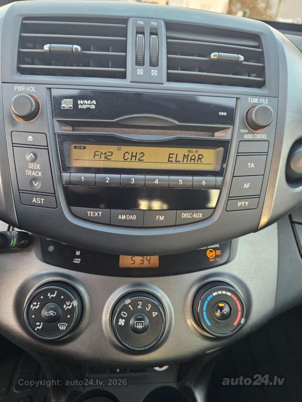 Black Toyota RAV4 2012 in Paide, with an engine capacity of 2.00 L and mileage of 199 thousand km for 7999 €, photo 11 on AUTOMOTO.COM.LV