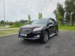 Melns Toyota RAV4 2012 Tallina, ar dzinēja tilpumu 2.00 L un nobraukumu 147 tūkst. km par 11900 €, foto  vietnē AUTOMOTO.COM.LV