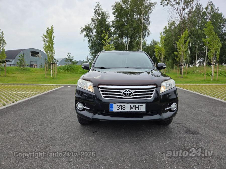 Melns Toyota RAV4 2012 Tallina, ar dzinēja tilpumu 2.00 L un nobraukumu 147 tūkst. km par 11900 €, foto 3 vietnē AUTOMOTO.COM.LV