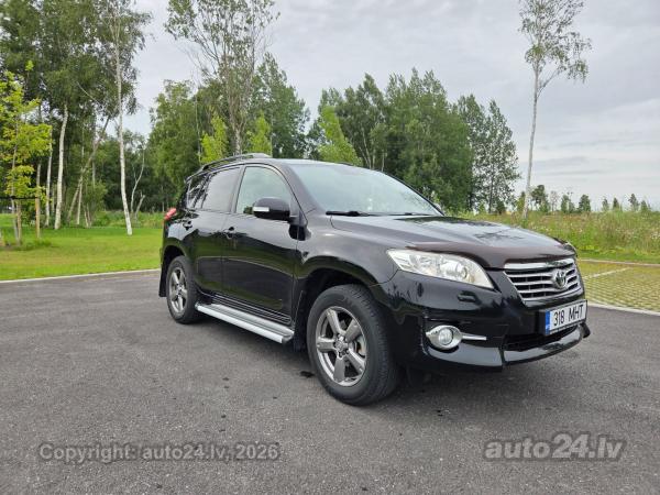 Melns Toyota RAV4 2012 Tallina, ar dzinēja tilpumu 2.00 L un nobraukumu 147 tūkst. km par 11900 €, foto 3 vietnē AUTOMOTO.COM.LV