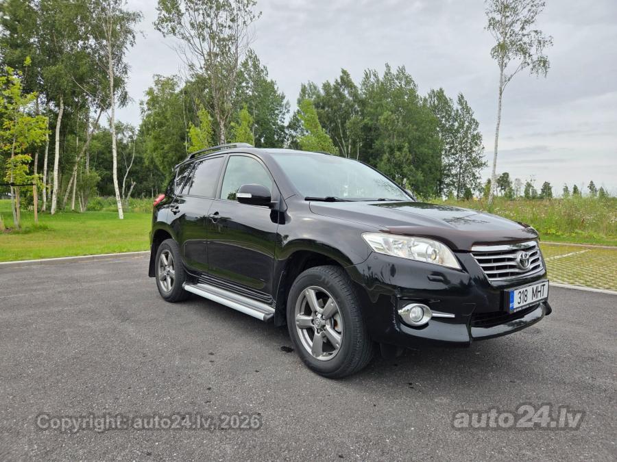 Melns Toyota RAV4 2012 Tallina, ar dzinēja tilpumu 2.00 L un nobraukumu 147 tūkst. km par 11900 €, foto 4 vietnē AUTOMOTO.COM.LV