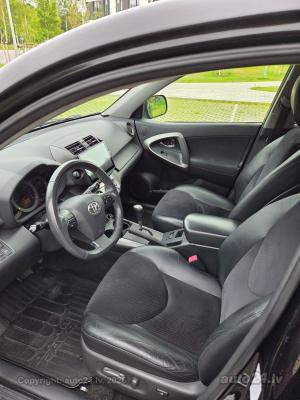 Melns Toyota RAV4 2012 Tallina, ar dzinēja tilpumu 2.00 L un nobraukumu 147 tūkst. km par 11900 €, foto 12 vietnē AUTOMOTO.COM.LV