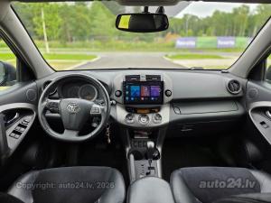 Melns Toyota RAV4 2012 Tallina, ar dzinēja tilpumu 2.00 L un nobraukumu 147 tūkst. km par 11900 €, foto 13 vietnē AUTOMOTO.COM.LV