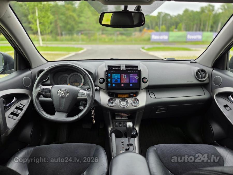 Melns Toyota RAV4 2012 Tallina, ar dzinēja tilpumu 2.00 L un nobraukumu 147 tūkst. km par 11900 €, foto 13 vietnē AUTOMOTO.COM.LV