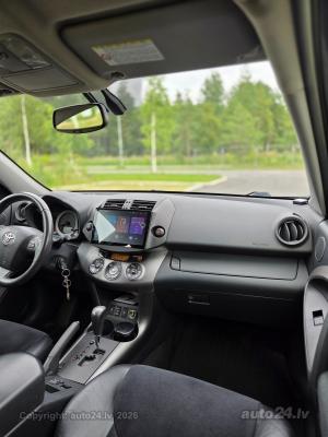 Melns Toyota RAV4 2012 Tallina, ar dzinēja tilpumu 2.00 L un nobraukumu 147 tūkst. km par 11900 €, foto 14 vietnē AUTOMOTO.COM.LV
