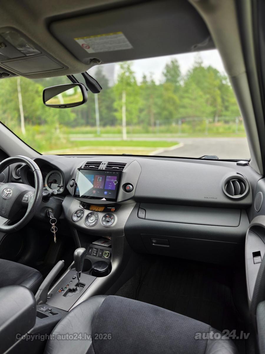 Melns Toyota RAV4 2012 Tallina, ar dzinēja tilpumu 2.00 L un nobraukumu 147 tūkst. km par 11900 €, foto 14 vietnē AUTOMOTO.COM.LV