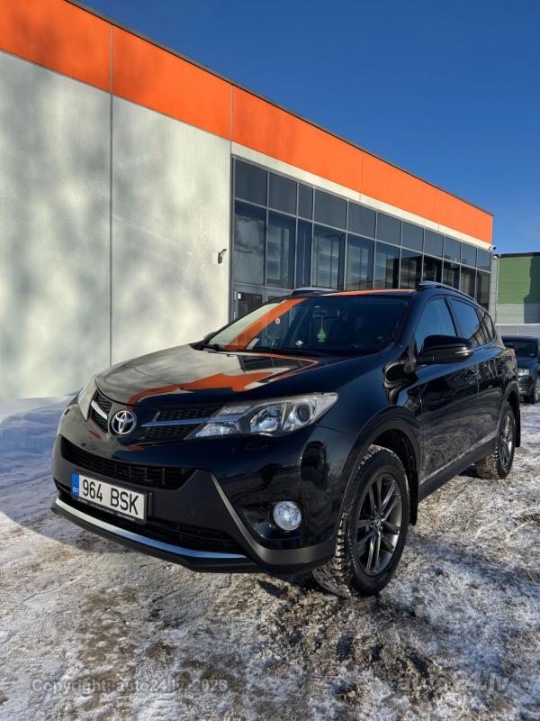 Black Toyota RAV4 2013 in Tallinn, with an engine capacity of 2.00 L and mileage of 195 thousand km for 13000 €, photo 1 on AUTOMOTO.COM.LV