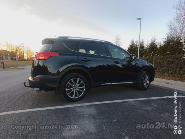 Melns Toyota RAV4 2013 Tallina, ar dzinēja tilpumu 2.20 L un nobraukumu 224 tūkst. km par 9600 €, foto 2 vietnē AUTOMOTO.COM.LV