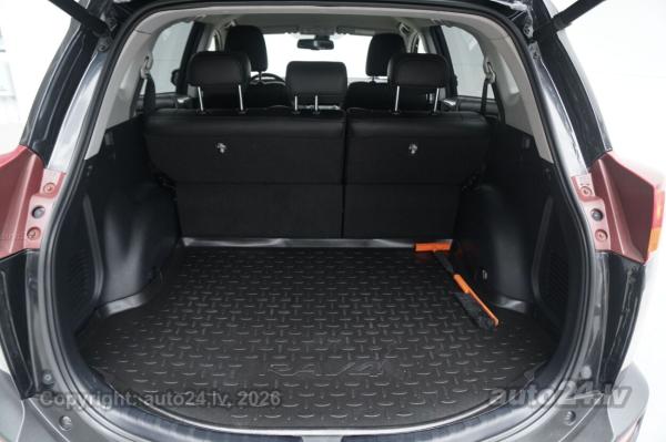 Black Toyota RAV4 2014 in Tallinn, with an engine capacity of 2.00 L and mileage of 156 thousand km for 13990 €, photo 10 on AUTOMOTO.COM.LV