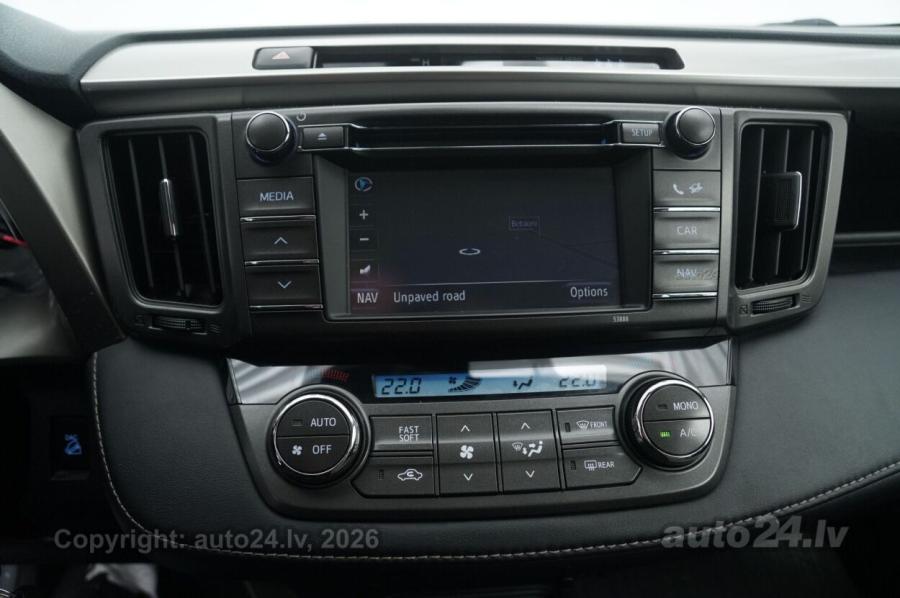 Black Toyota RAV4 2014 in Tallinn, with an engine capacity of 2.00 L and mileage of 156 thousand km for 13990 €, photo 13 on AUTOMOTO.COM.LV