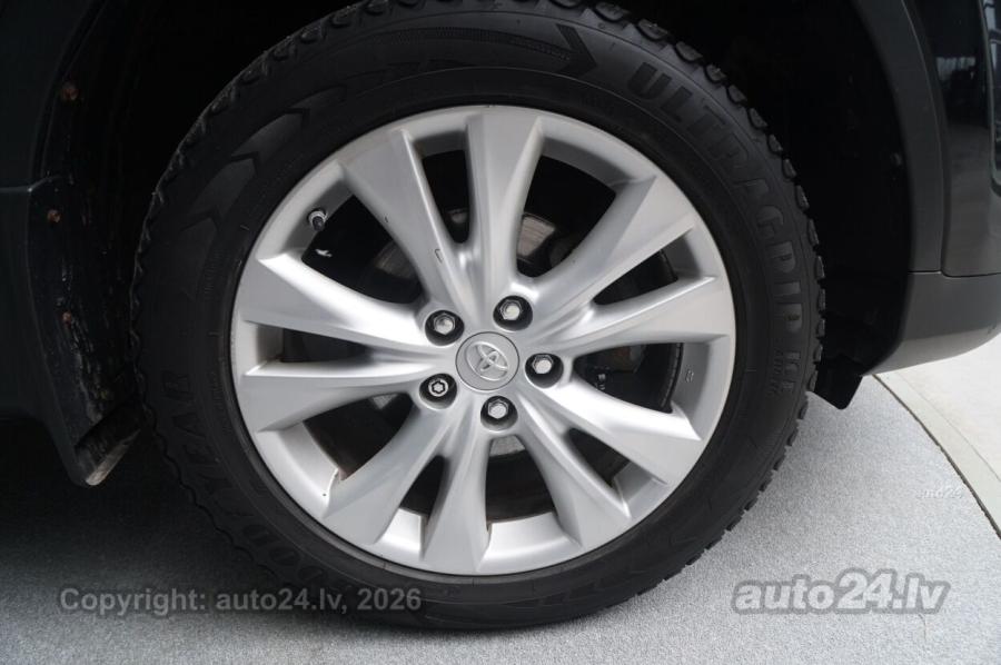 Black Toyota RAV4 2014 in Tallinn, with an engine capacity of 2.00 L and mileage of 156 thousand km for 13990 €, photo 15 on AUTOMOTO.COM.LV
