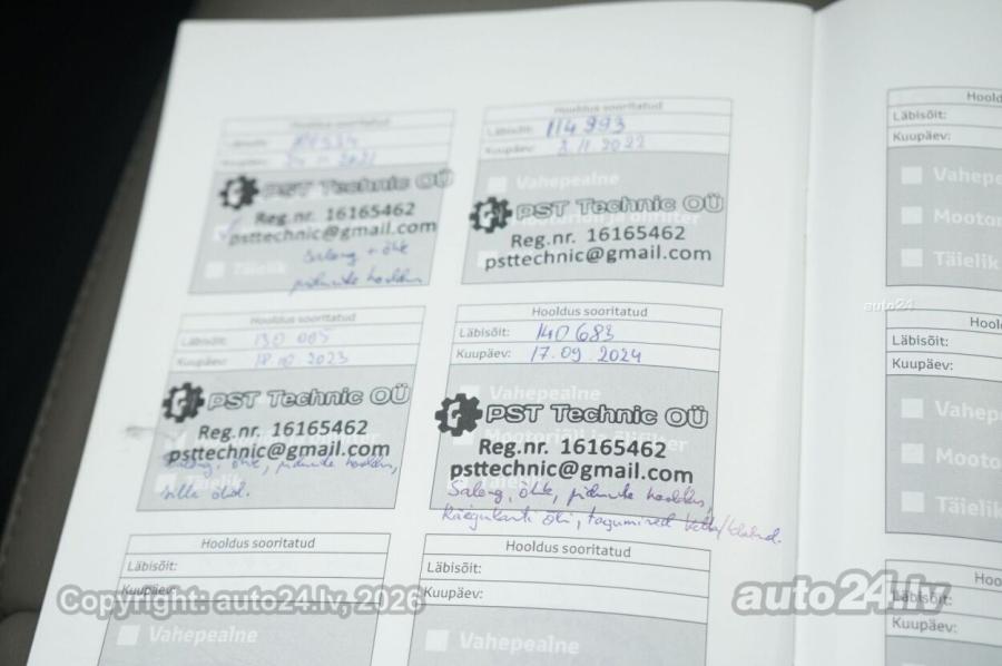 Black Toyota RAV4 2014 in Tallinn, with an engine capacity of 2.00 L and mileage of 156 thousand km for 13990 €, photo 17 on AUTOMOTO.COM.LV